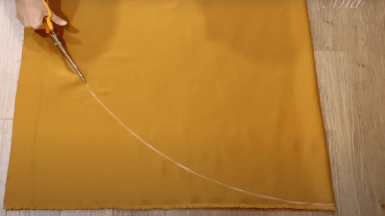 My Step-By-Step Guide to Sewing a Circle Cape - Crafty Daisies